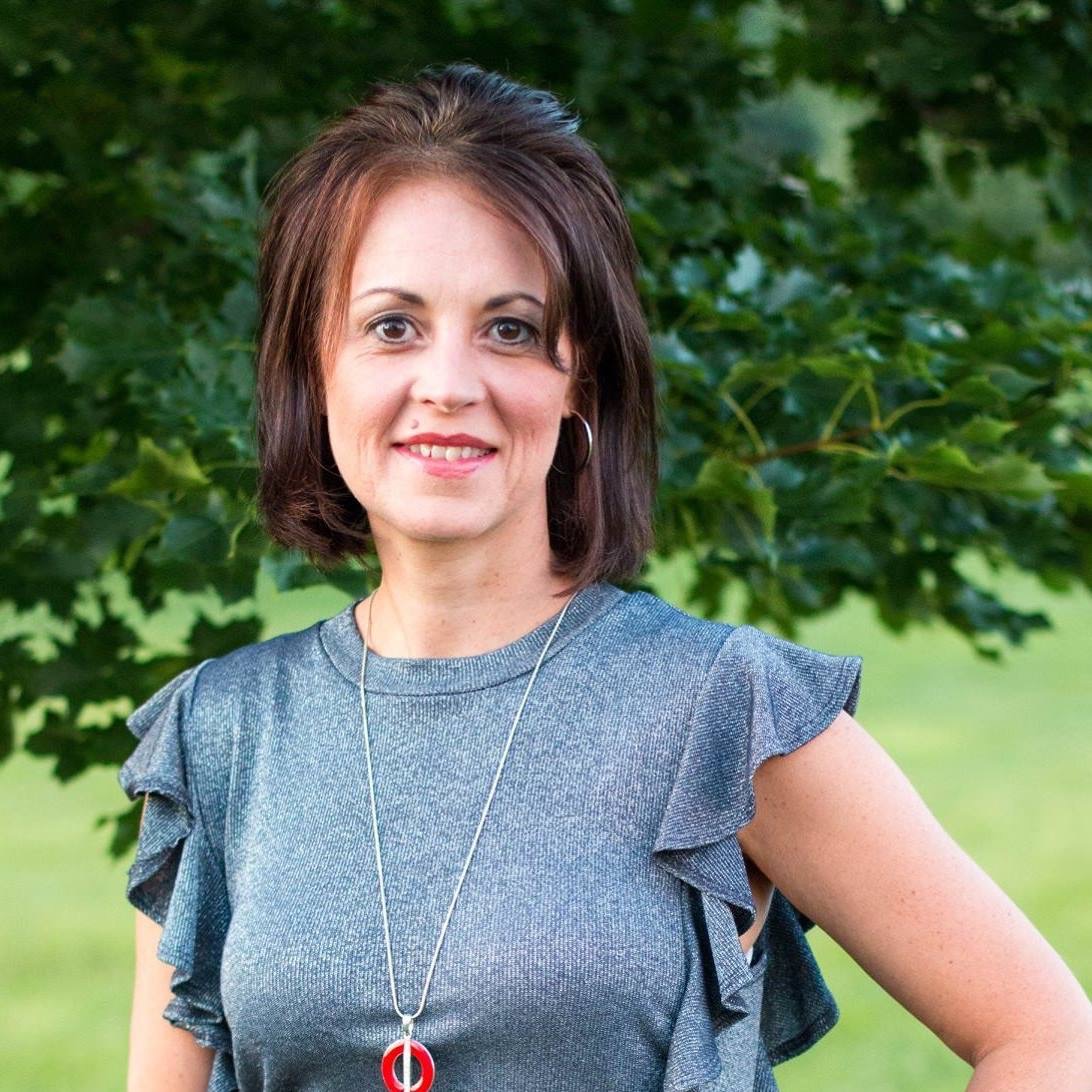 From Amish to Acceptance: Laura Geideman's Journey - Jennasis Speaks